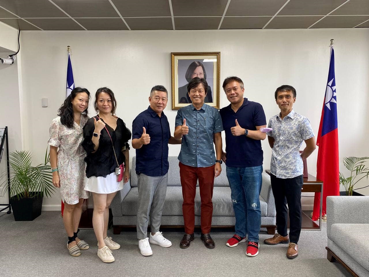 Themed Travel Dept. Director Tim Huang, Office... - Taipei Economic and ...