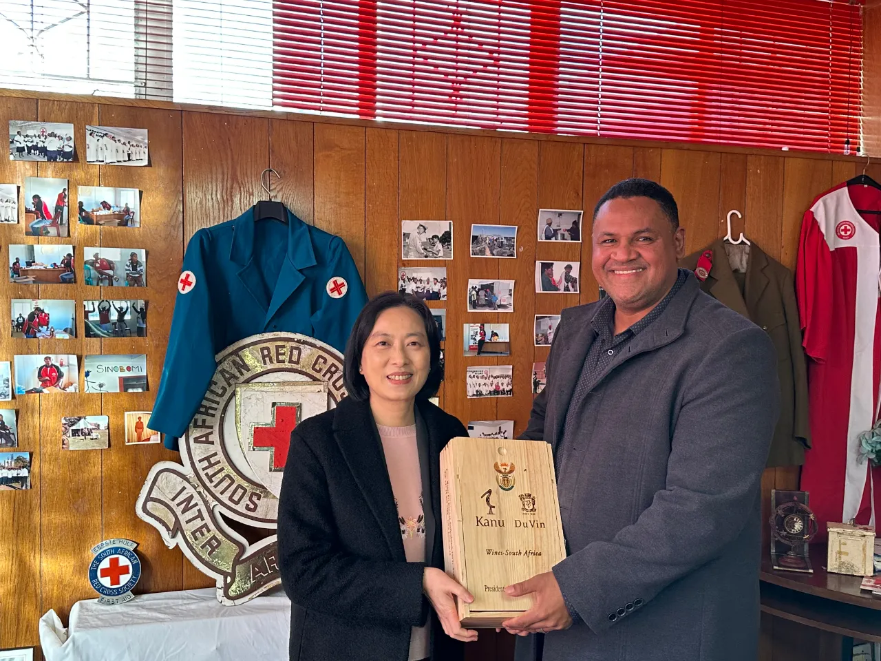 陳瑩莉處長於6月6日拜會南非紅十字會代理執行長Fernel Campher 陳瑩莉處長於6月6日拜會南非紅十字會代理執行長Fernel Campher